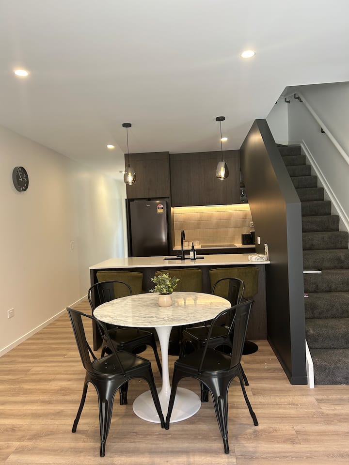 Stylish Home Minutes From Airport-shops-dining - Lake Hayes
