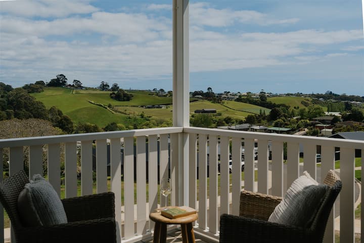 The Whitehaus Penguin - Penguin