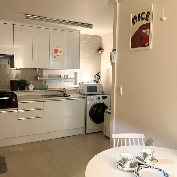 [나이스 마포] 합법 숙소| 짐보관 가능|역 도보 5분 | 4인 가능 | 아늑하고 깨끗한 - Corea del Sur