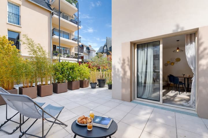 2 Chambres/terrasse/parking à 200m De Place Morny - Plage de Deauville