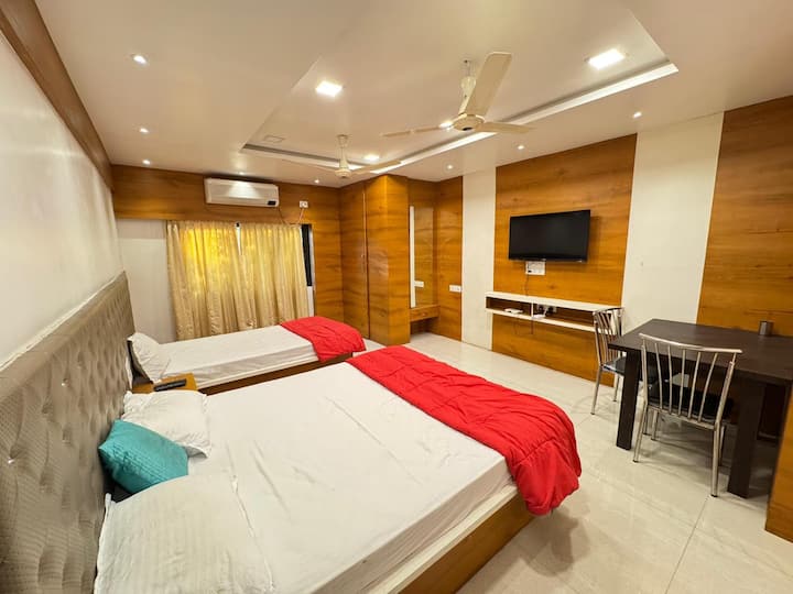 Hotel Sugran, Family Restaurant And Lodging - Mahad