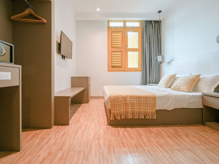 Deluxe Window In Joo Chiat, Stay From 7pm To 9am - 新加坡