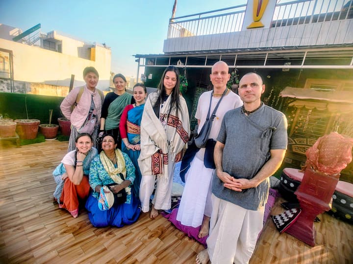 Shree Ram Sharanam Near Prem Mandir Or Iskcon - Vrindavan