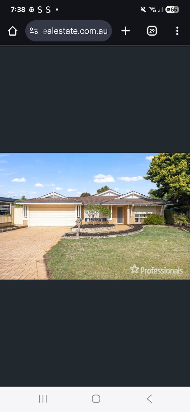 Amplious, Cosy And Well Maintained House For Rent. - Greenmount