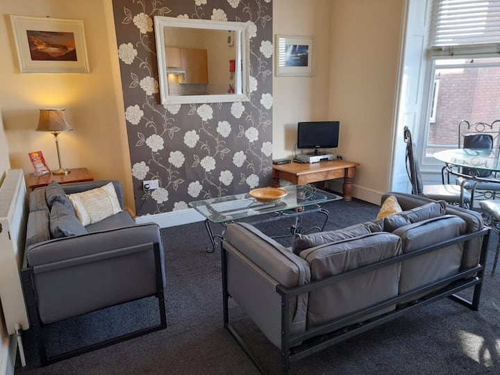 Central 2 Bed Sleeps 5 | Upwey | Wessex Quarters - Weymouth