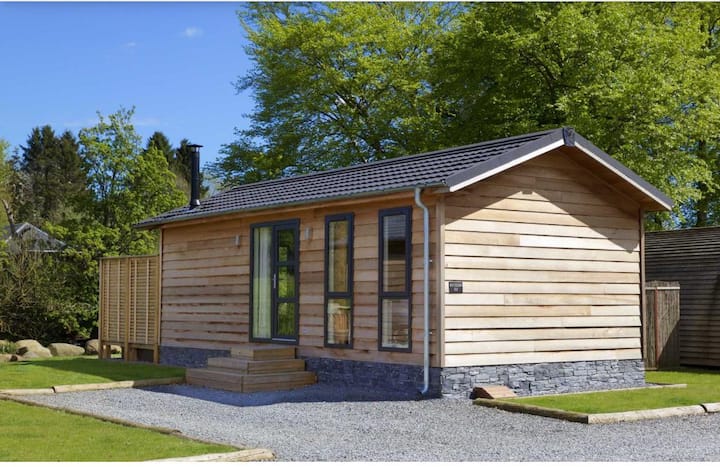 The Eden: Cosy 1-bed Lodge With Riverside Views. - Crieff