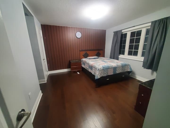 Master Bedroom Inside Private Bathroom - Woodstock
