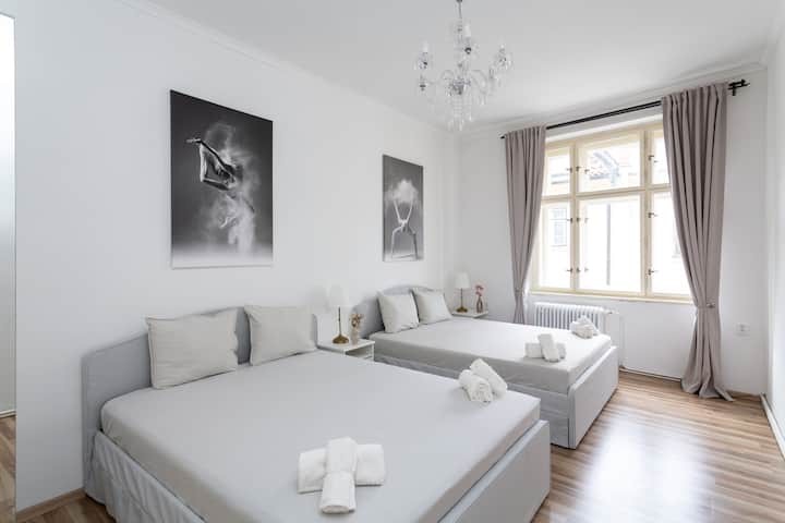 Heart Of Old Town | Charles Bridge | Wenceslas - Prága