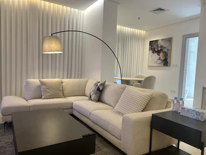 Stylish City Retreat • Comfort & Skyline Views - Kuwait