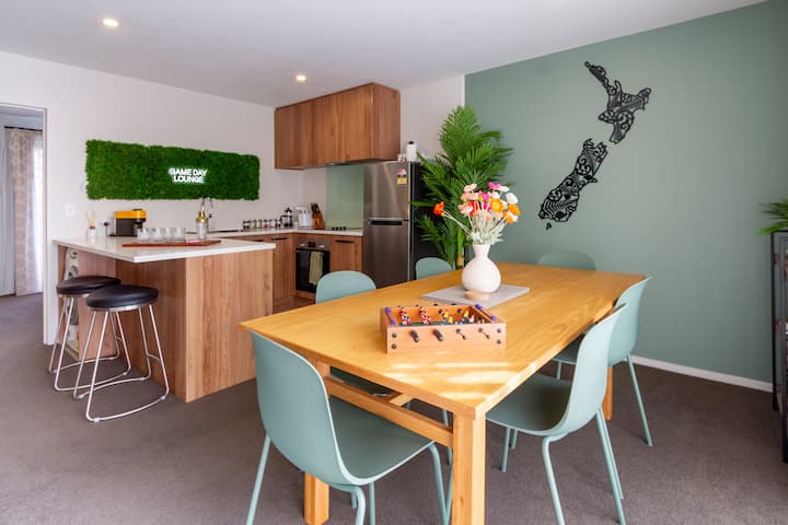 The Game Day Lounge | Walk To One Nz Stadium - Christchurch