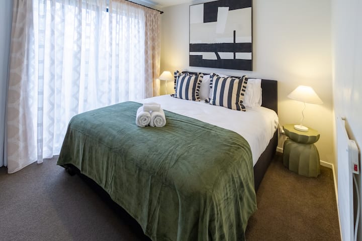 The Game Day Lounge | Walk To One Nz Stadium - Christchurch