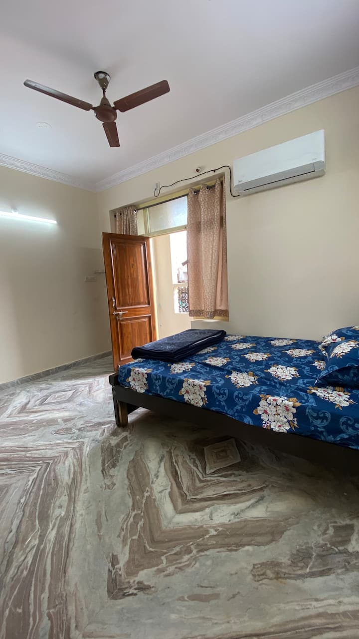 Galaxy Retreat (Stylish 2bhk In Charminar, Hyd) - Hyderabad