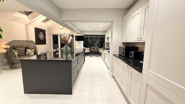 Dreamy Stay With Cosy Charm - Woking