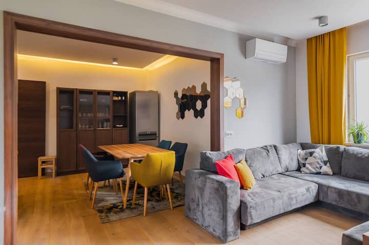 The Honeycomb Hideaway - Sofia Airport (SOF)