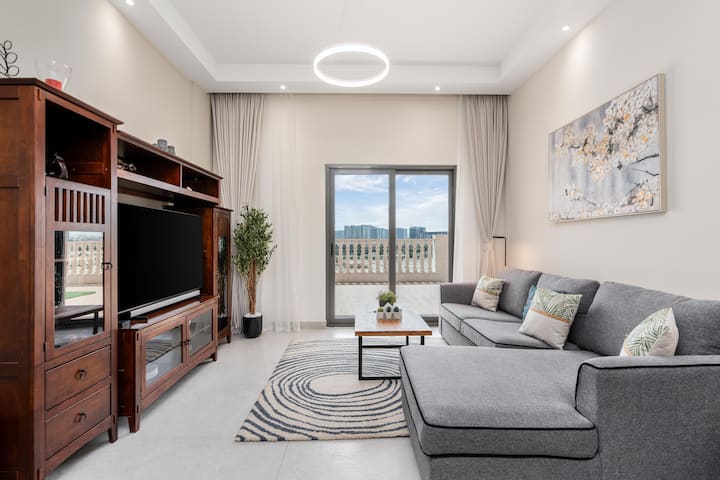 Elegant 2bhk Panorama Apartment - Dubai