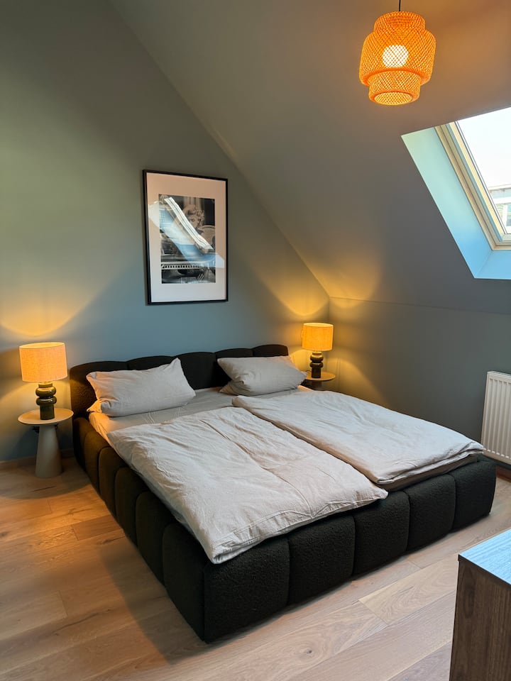 Zentrales Dachgeschoss-apartment | Augustenstraße - Munique