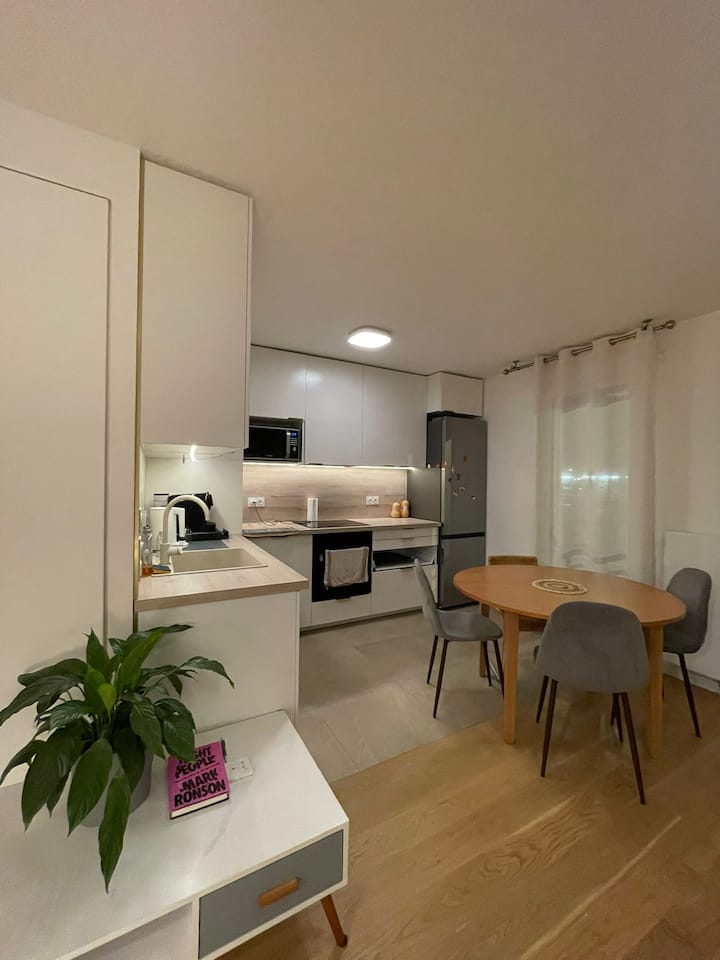 Live Like A Parisian ! Cosy 65m² Flat + Parking - Asnières-sur-Seine
