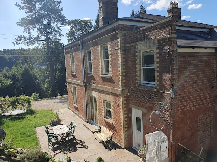 The Beeches - Stroud