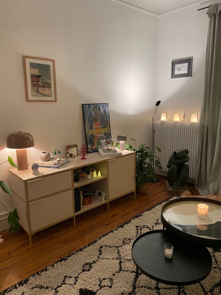 Appartement Proche Buttes Chaumont Avec Balcon - Francia