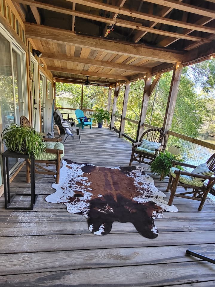 Riverfront Cabin Near Savannah/airport/statesboro - Statesboro, GA