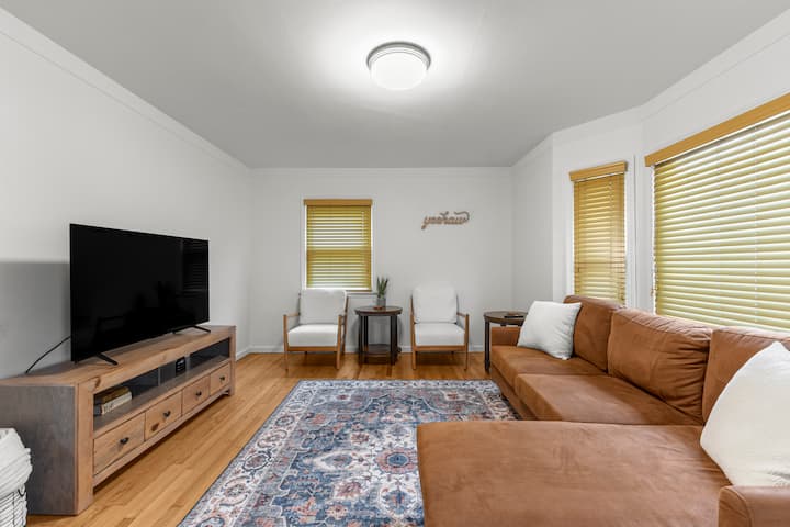 Sams Place: Western Vibe Blocks From Dt Ro - Ferndale, MI