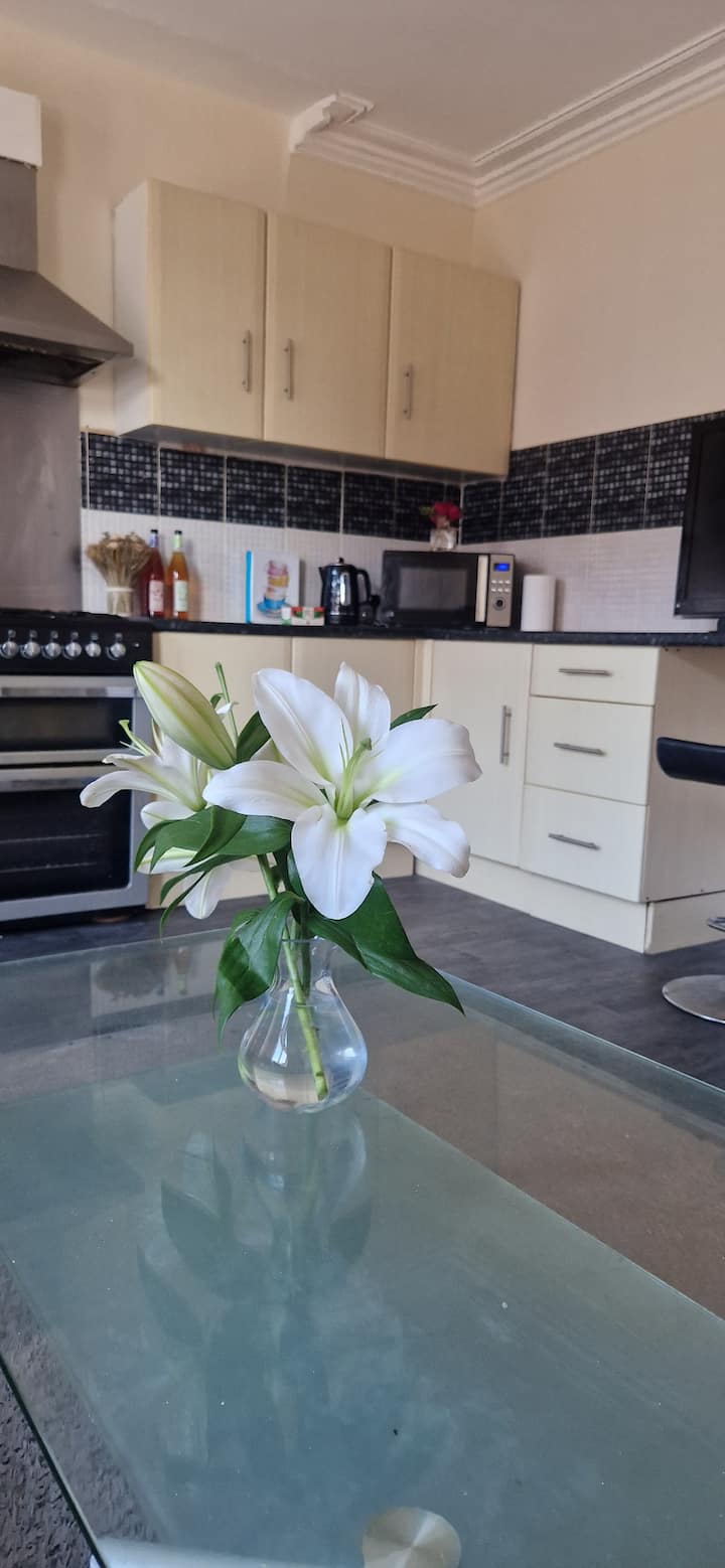 Spacious Four Bedroom Townhouse - Royal Leamington Spa