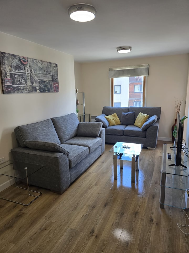 Student 3-bed Flat | Modern, Long Stay Discount - Coventry