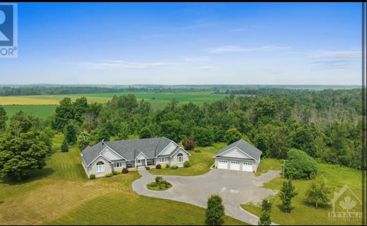 Come Be Our Guest In Cozy Country Living Style. - Ottawa