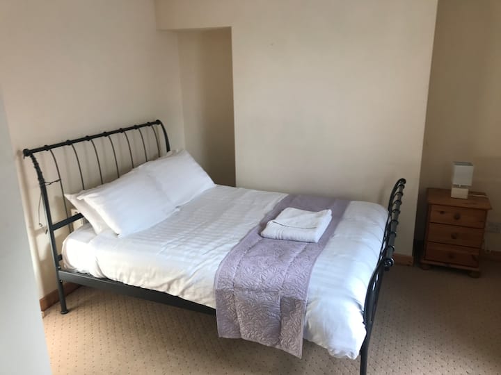 54 - Room 3 - City Views - Smart Tv - Swansea