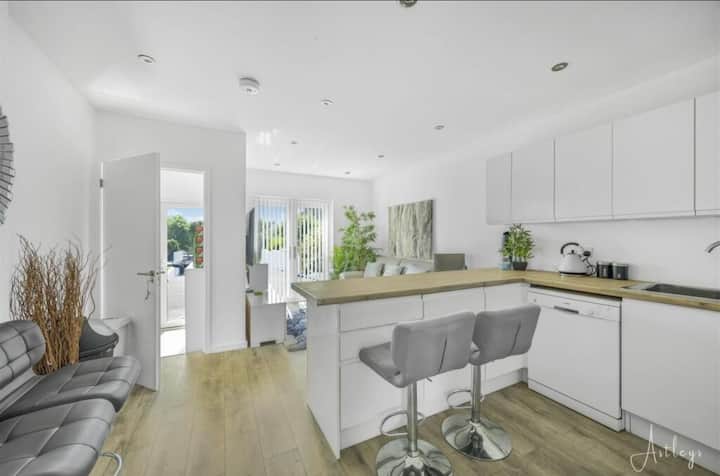 The Langland Nook. Sea View. 10 Mins Walk To Beach - The Mumbles