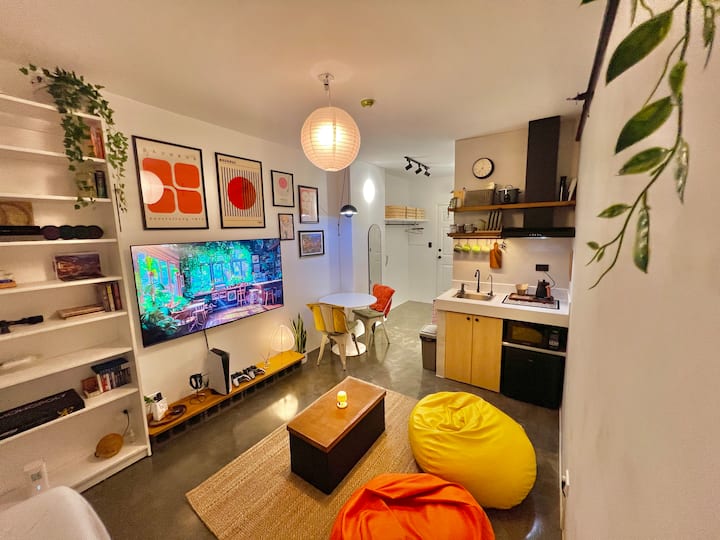 Vanahive Cebu: Studio
 Unit W/ Ps5+65”tv+netflix - Cebu City