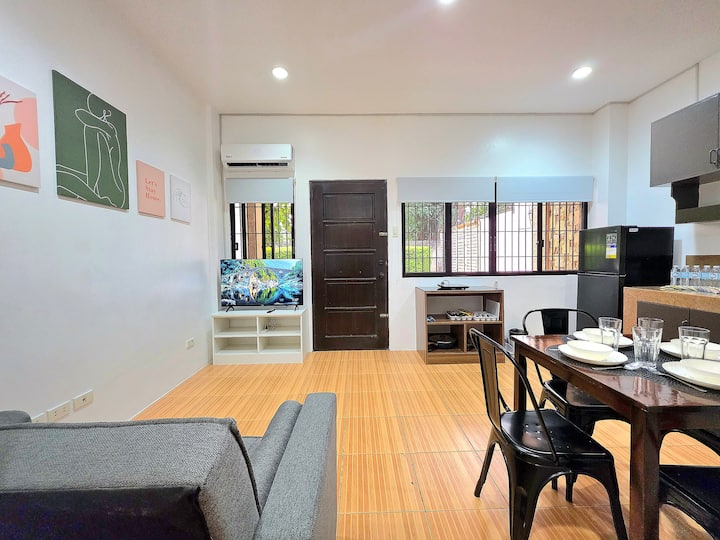 Townhouse 2 Bedroom Unit Free Parking Near It Park - Cebu City