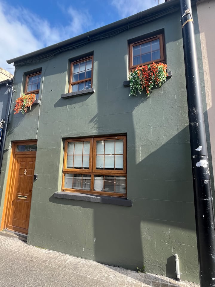 Newly Renovated Luxury Home - Armagh City Centre - Armagh