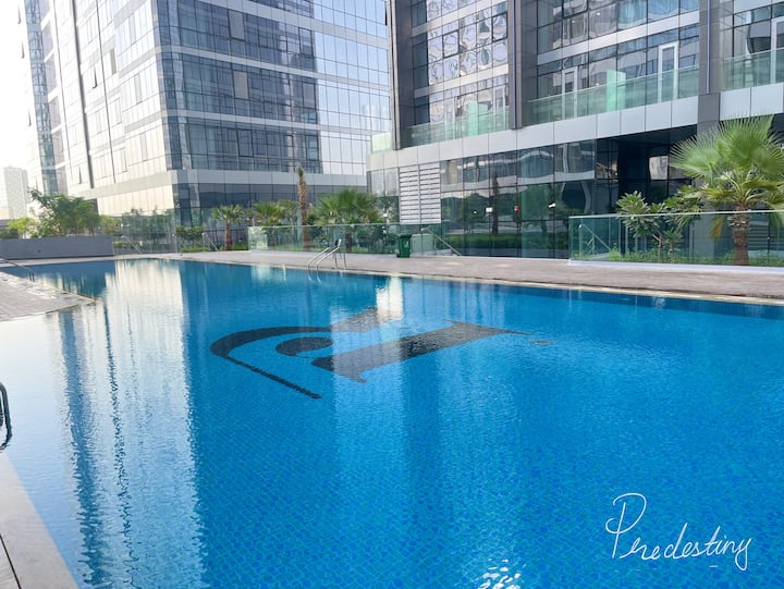 Radiant Canal View -King, 2 Queen And 2 Twin Beds - Abu Dhabi