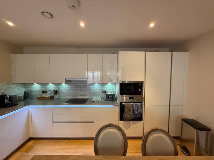 Light & Airy 5* Central Location, Free Parking - St Albans