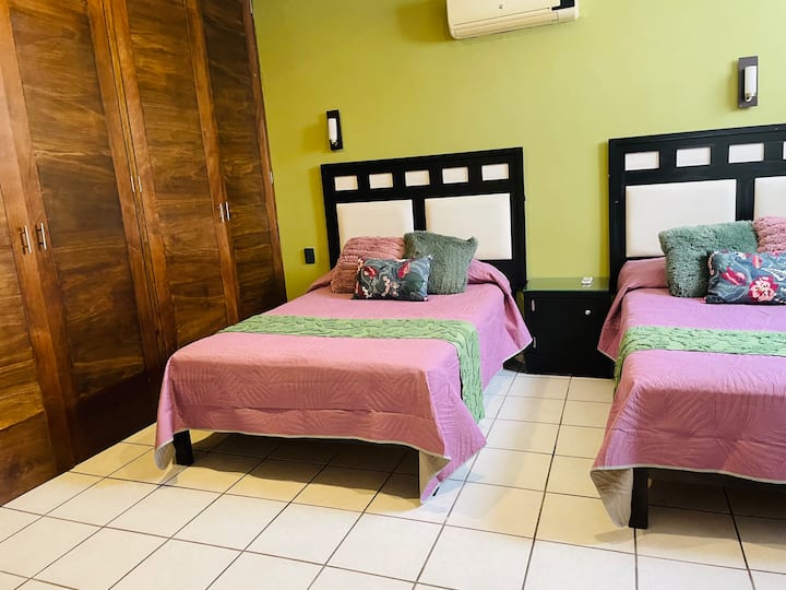 Céntrico, Lindo Y Amplio Departamento - Zamora