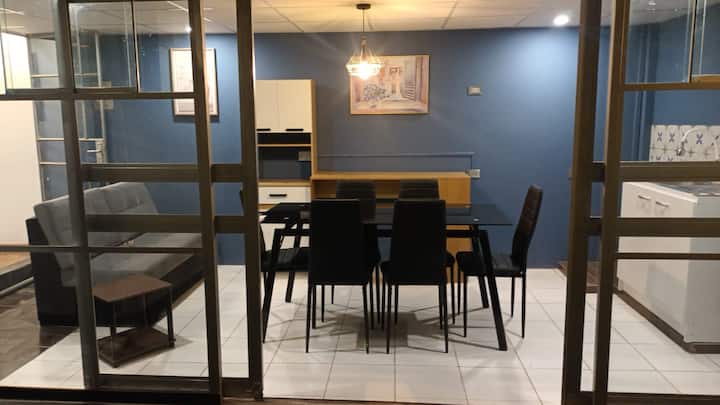 Acogedora Casa En Primer Piso Con Jardín Y Cochera - Arequipa