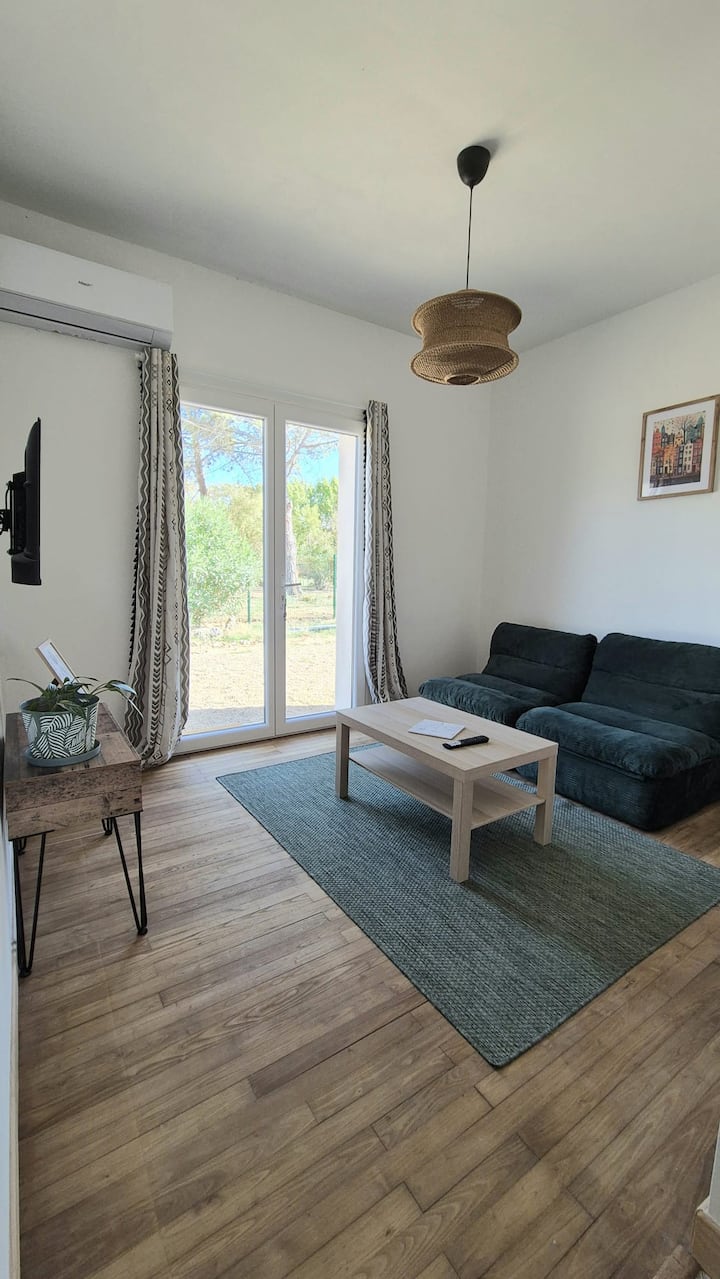 Appartement Indépendant Dans Une Villa Avec Jardin - Badens