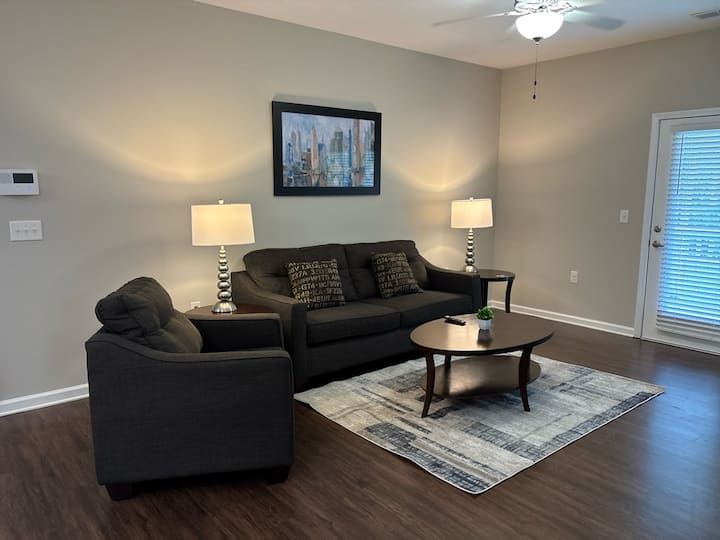 Spacious 1br + Work Space In Prime Location - Greenville, NC