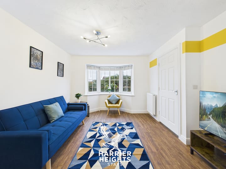 5 Br Team Stay | 3.5 Bath | Parking | Fast Wifi - Corby