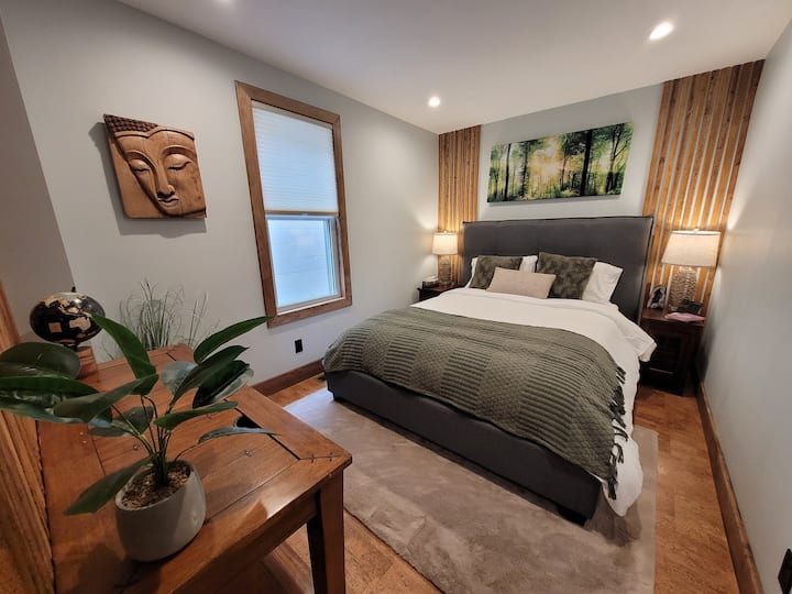 Relaxing Spa Retreat In Downtown Windsor - Windsor