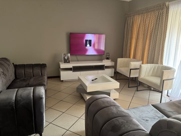Flat In Pretoria East - Tyger Valley