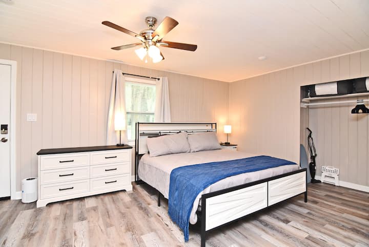 Charming Studio Apartment On The Bike Trail - Windermere
