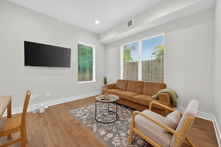 Modern New 3bdr Houston Home W/ Yard - Independence Heights - Houston