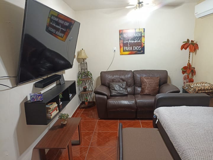 Para 6 Personas Casa Completa 3 Recamaras 1.5 Baño - Guadalupe