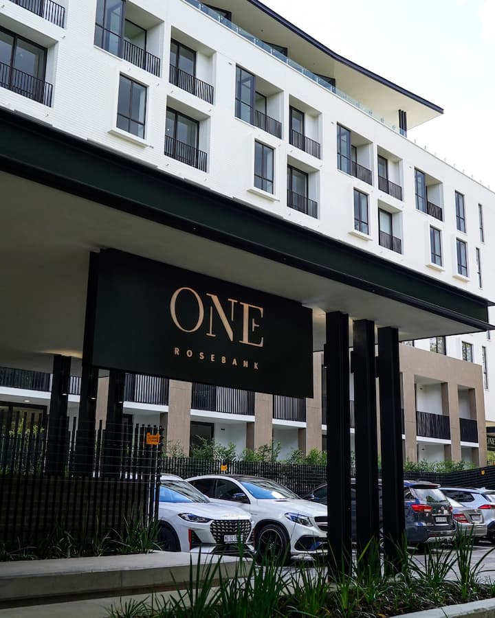 Comfort On A Budget | Stylish One Rosebank Stay - Johannesburg