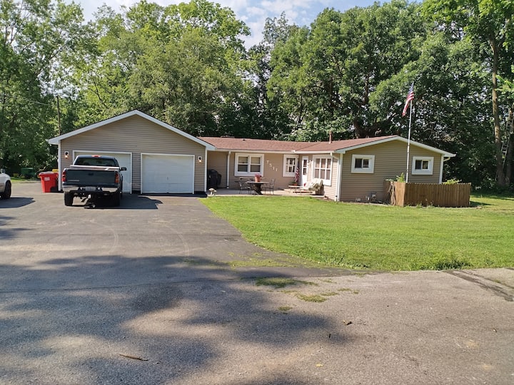 Rural And Wooded, Just Outside The Big City - Liberty, MO