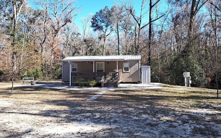 Tiny House, Walking Distance To Ichetucknee River - Branford, FL