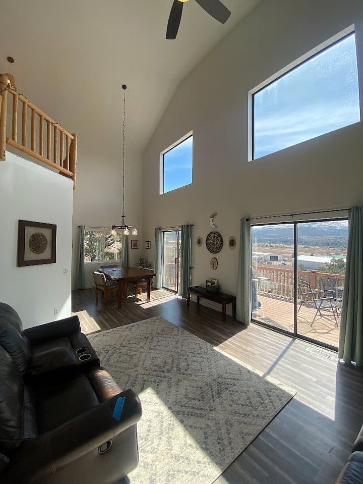 The Blue Mullet - Airy, Spacious, Rural Home - Pine Valley, UT