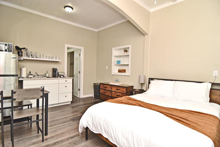 Private Studio Apartment On The Bike Trail - Winter Garden, FL